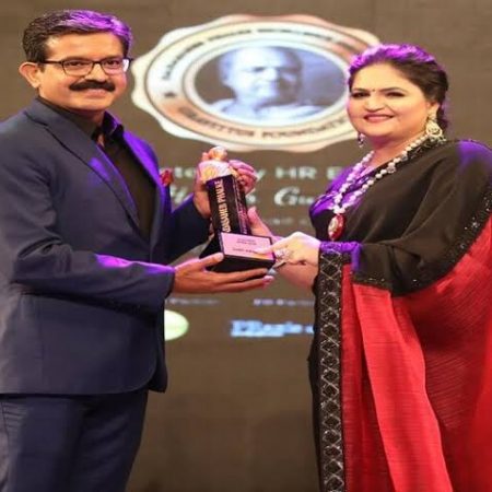 Sumit Awasthi – Prime Time News Anchor